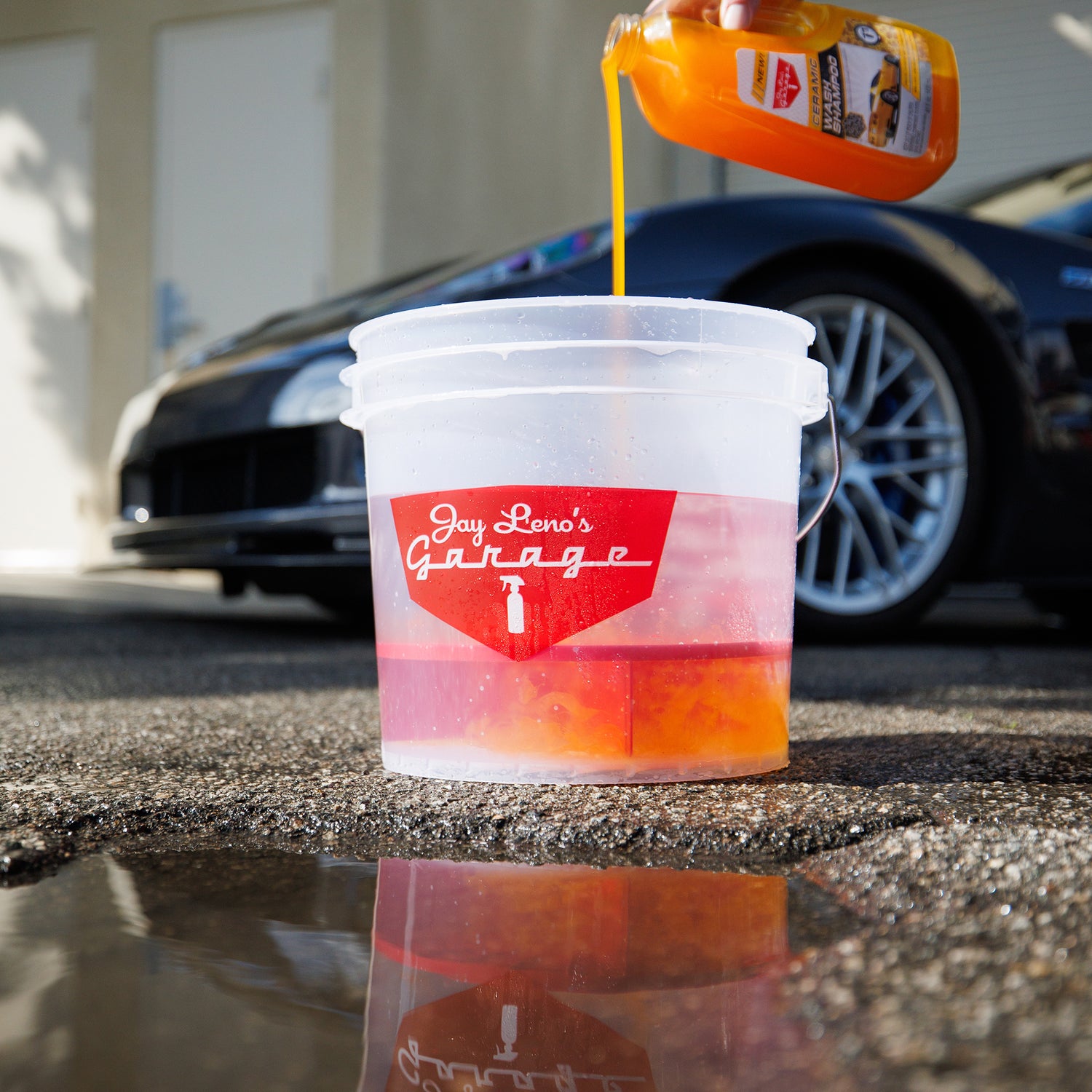 Jay's 3.5 Gallon Ceramic Wash Bucket Kit | Jay Leno's Garage